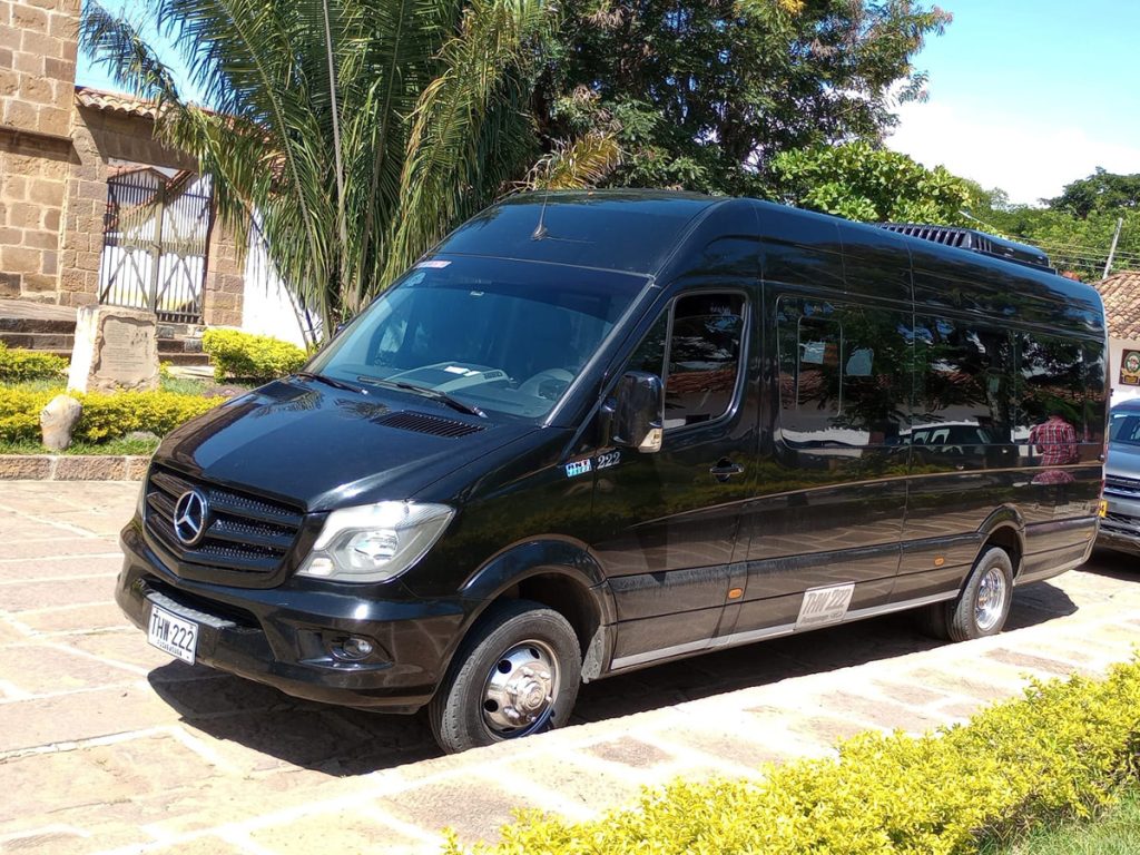Sprinter Luxury Black – Transrubio S.A.S.